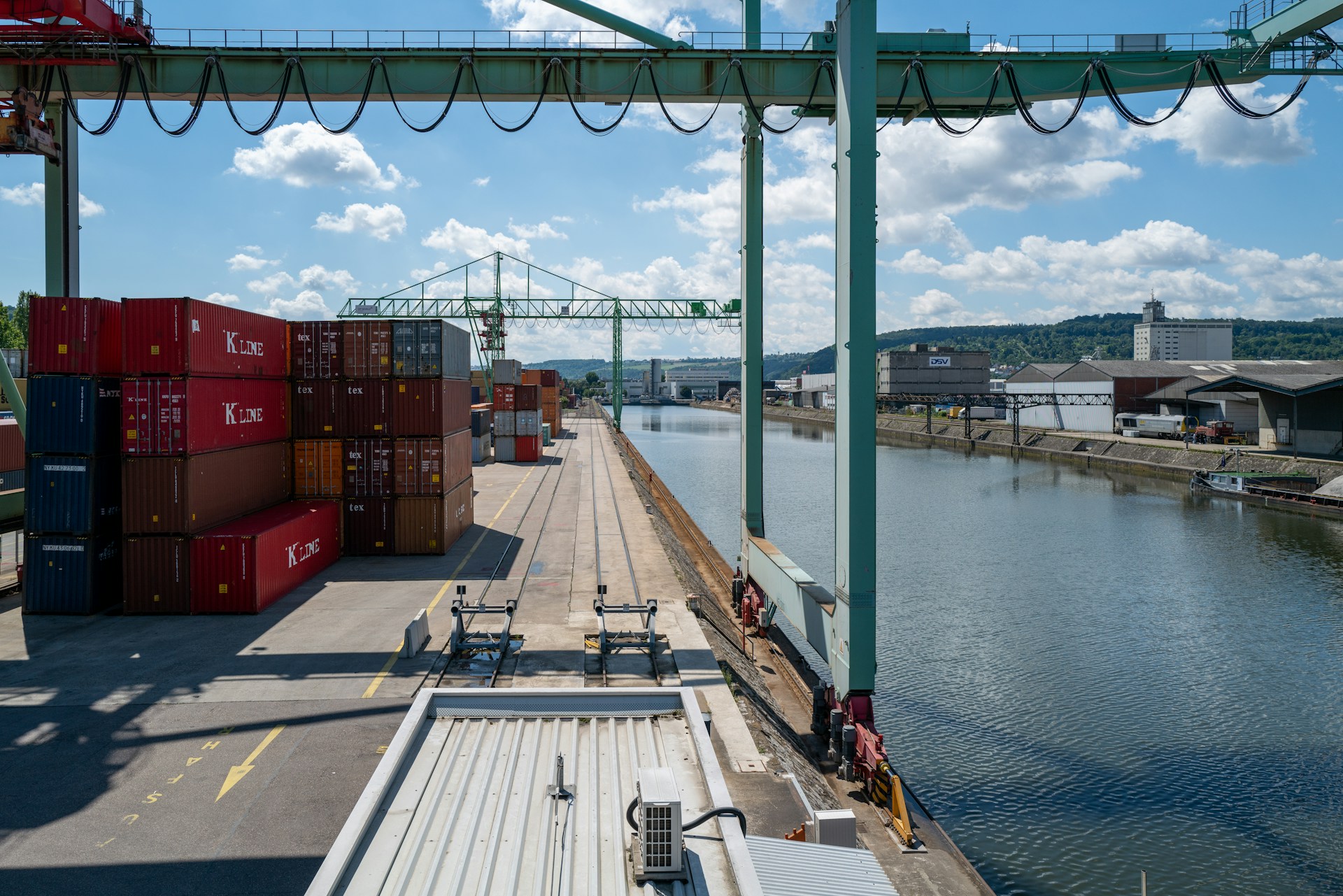 Falling Freight Rates, Rising Urgency for Supply Chain Visibility ...